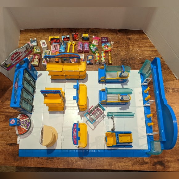 Zuru | Toys | Zuru 5 Mini Brands Mini Mart Grocery Store Lot Disney ...